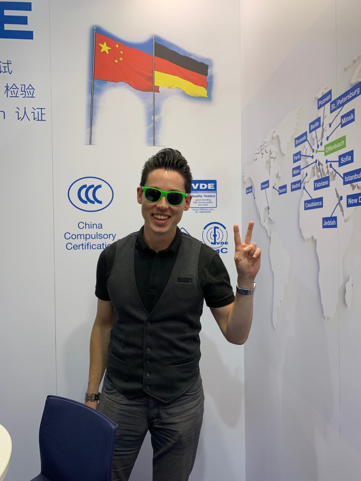 OFFICIAL WEBSITE - Prof. Dr. Dennis-Kenji Kipker